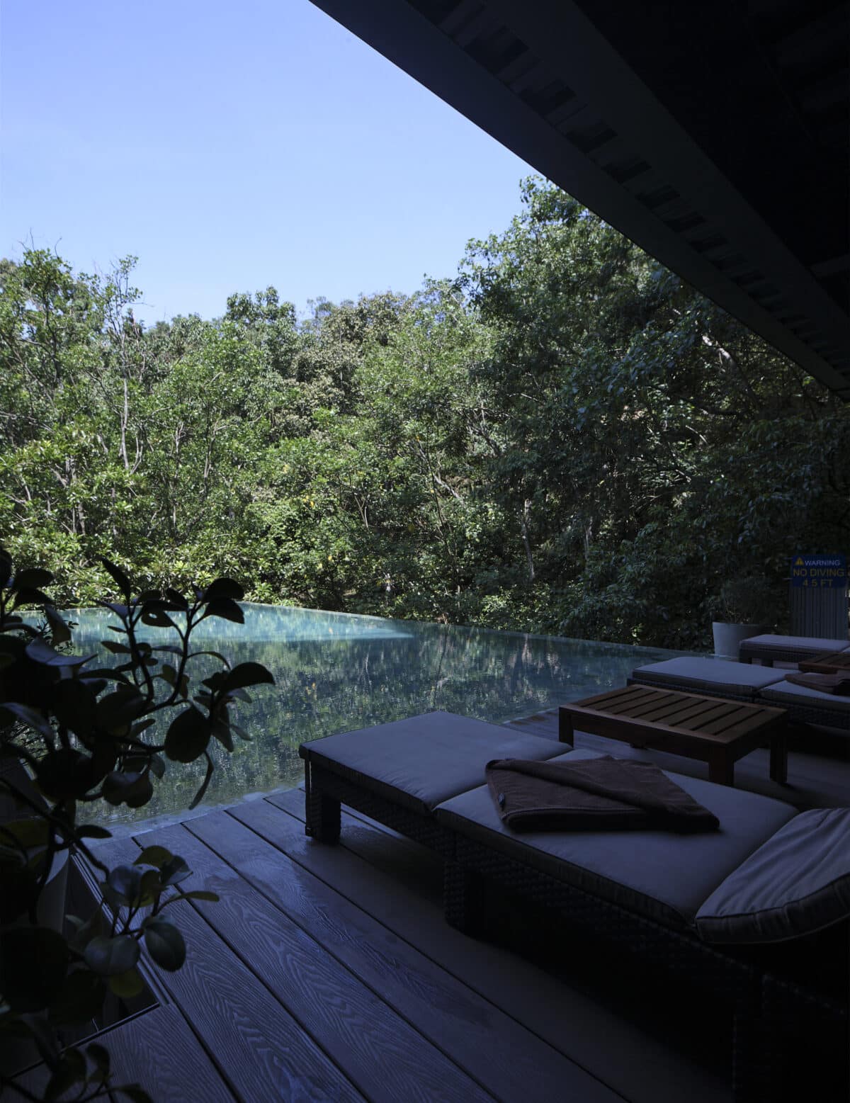 3 Hours of Relaxation with Hot Jacuzzi, Sauna & Steam Room